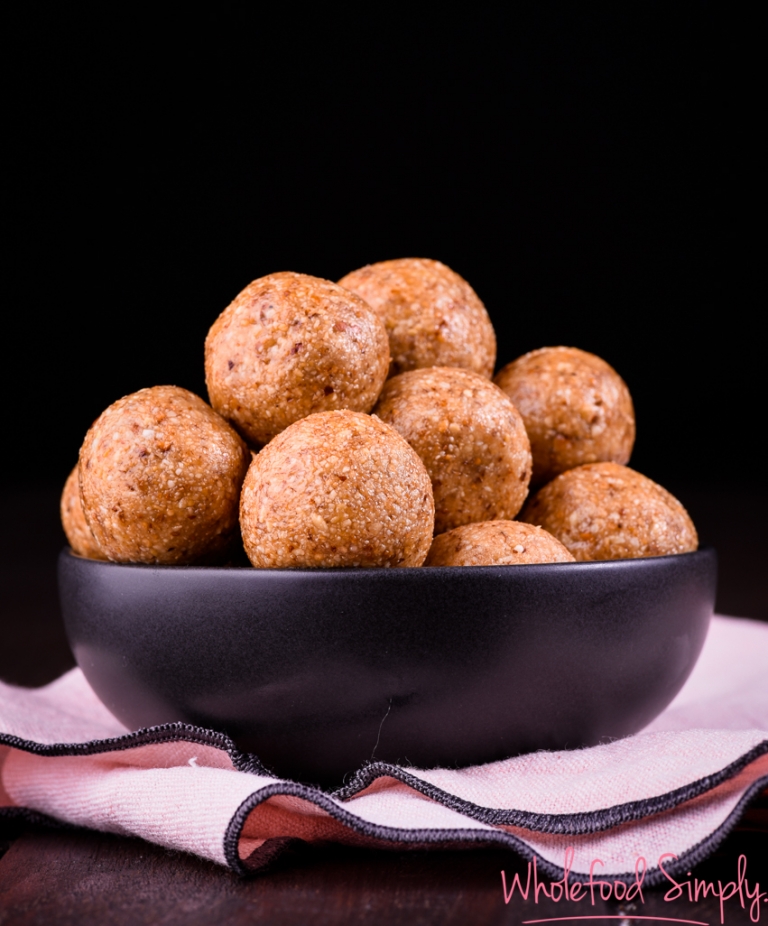 Date, Coconut and Chocolate Free Bliss Balls ~ Wholefood Simply
